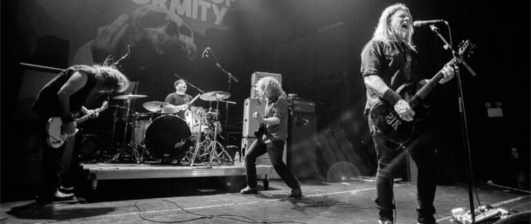 Co-Founding Bassist/Vocalist Mike Dean Announces His Exit From ...