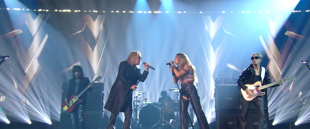 Watch: Mötley Crüe Teamed With Carrie Underwood & Shinedown Paired With ...