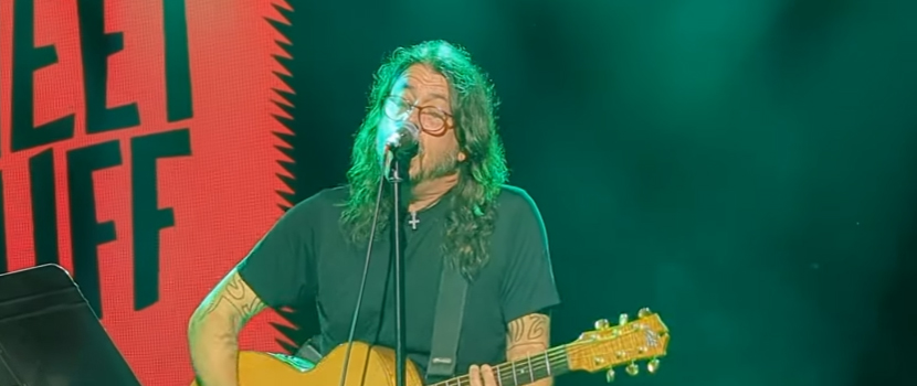 Watch Dave Grohl Perform A New Song He Wrote For Queens Of The Stone ...